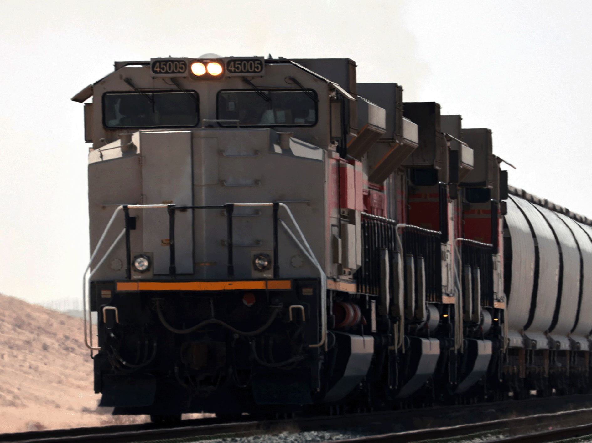 Etihad Rail and ADNOC have formalized their strategic partnership through a signed agreement.